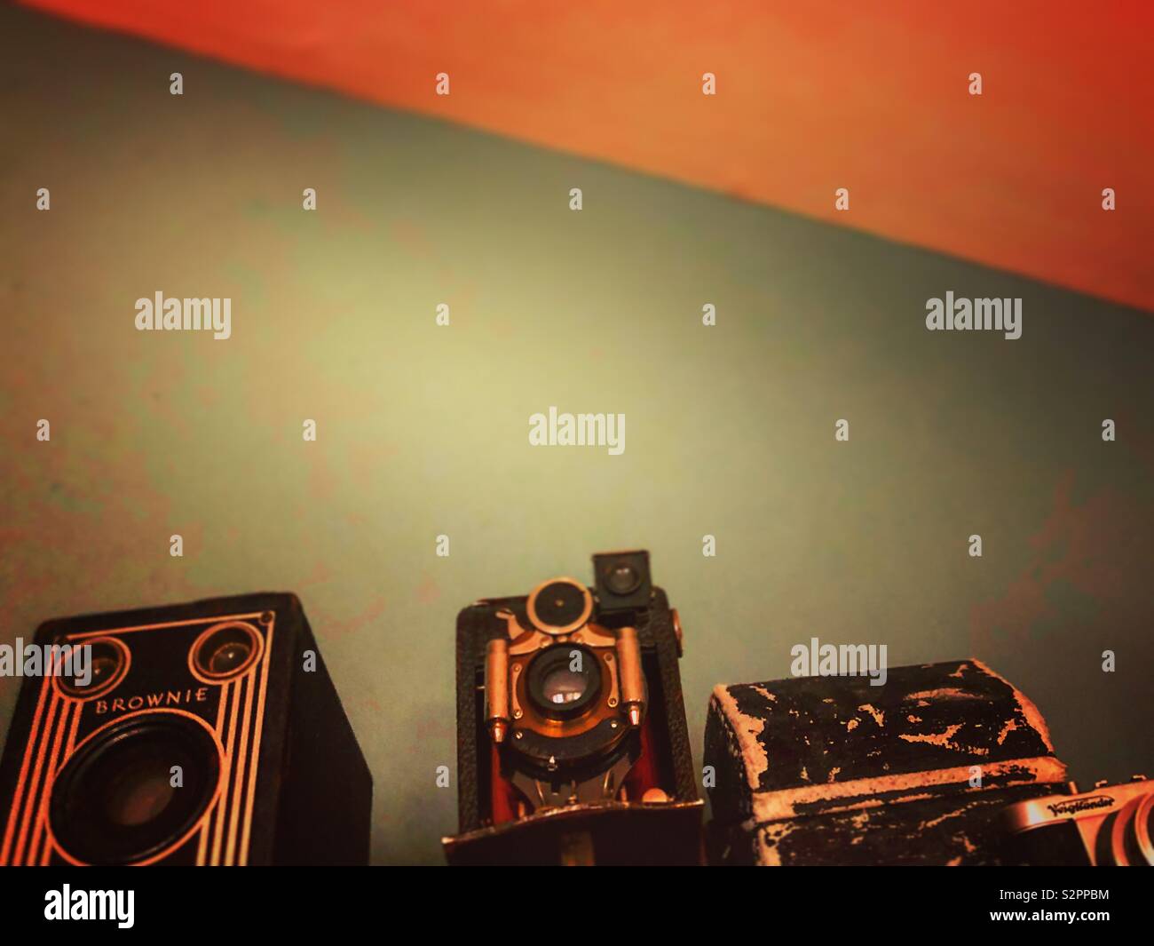 Antique cameras hi-res stock photography and images - Alamy