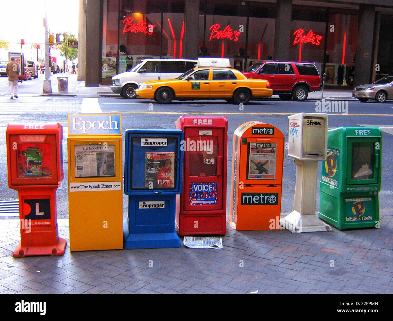 News stand new york hi-res stock photography and images - Alamy
