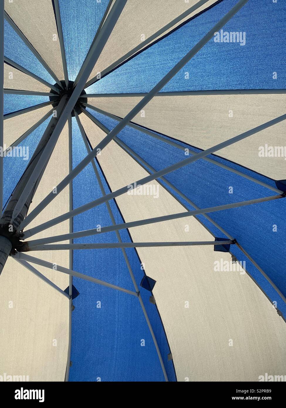 Umbrella patterns hi-res stock photography and images - Alamy