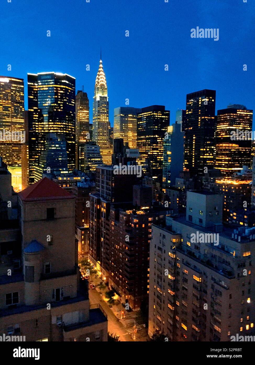 An early evening rooftop view of Murray Hill with midtown Manhattan ...