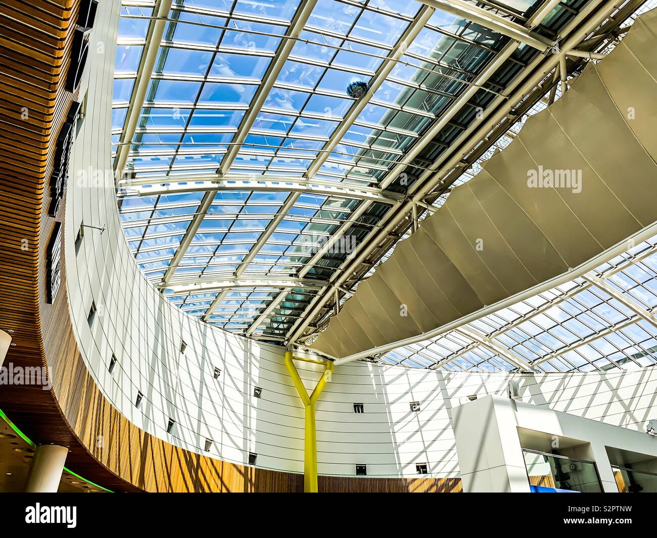 Inside the White Rose Shopping Centre in Leeds Stock Photo - Alamy Inside the White Rose Shopping Centre in Leeds Stock Photo - Alamy