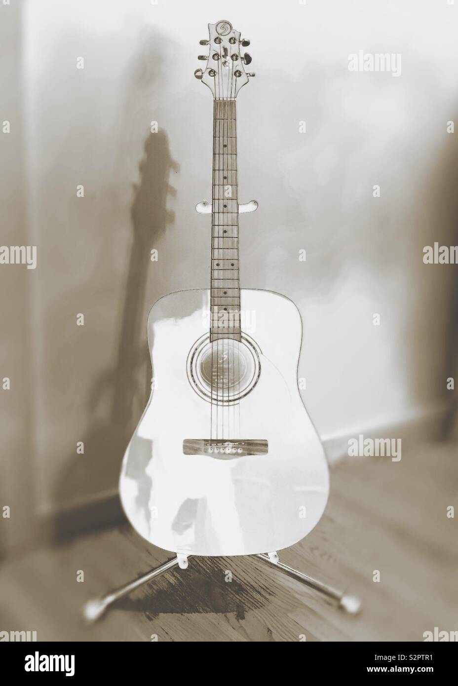 Rectangular guitar hi-res stock photography and images - Alamy