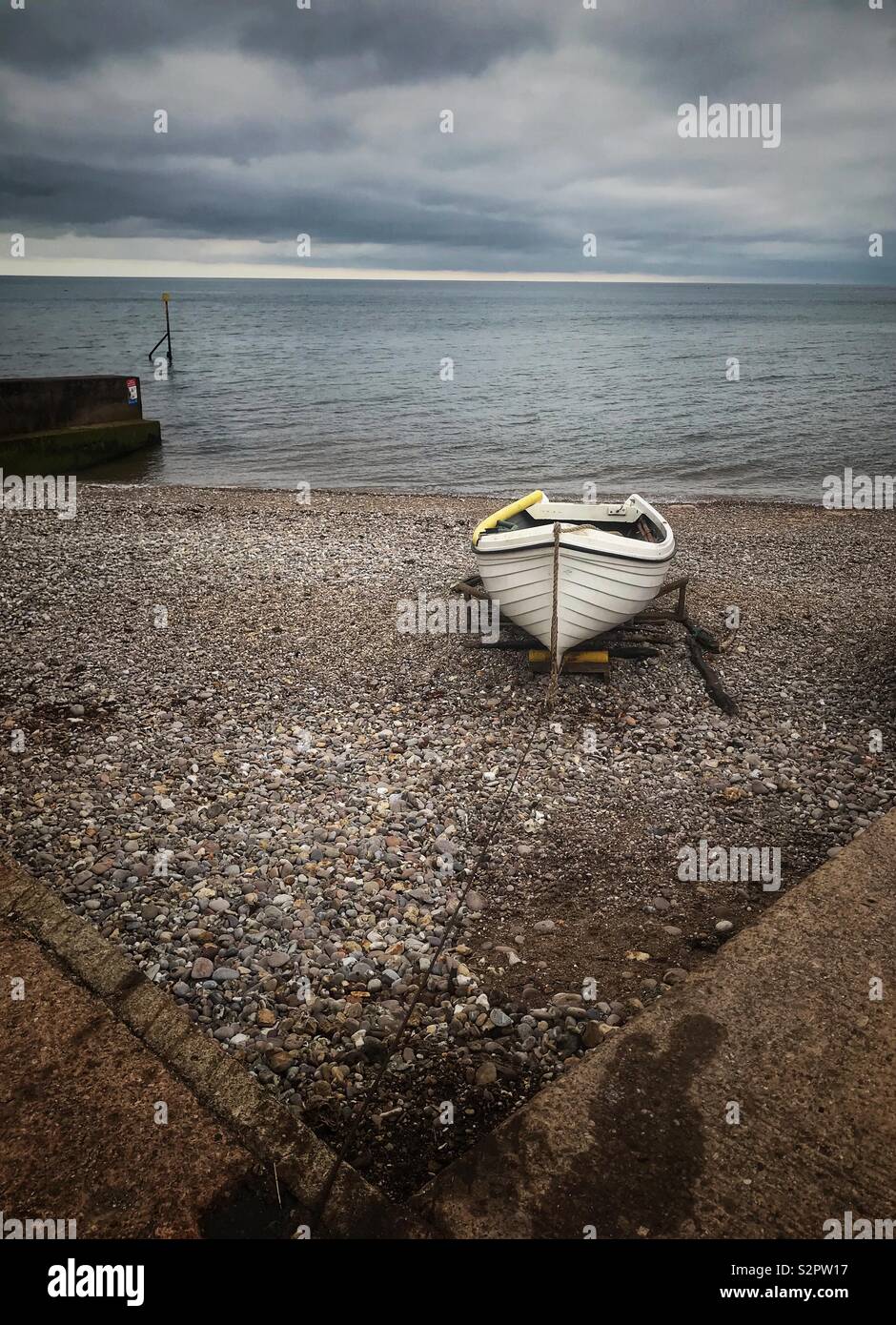 Rowing water rain hi-res stock photography and images - Alamy