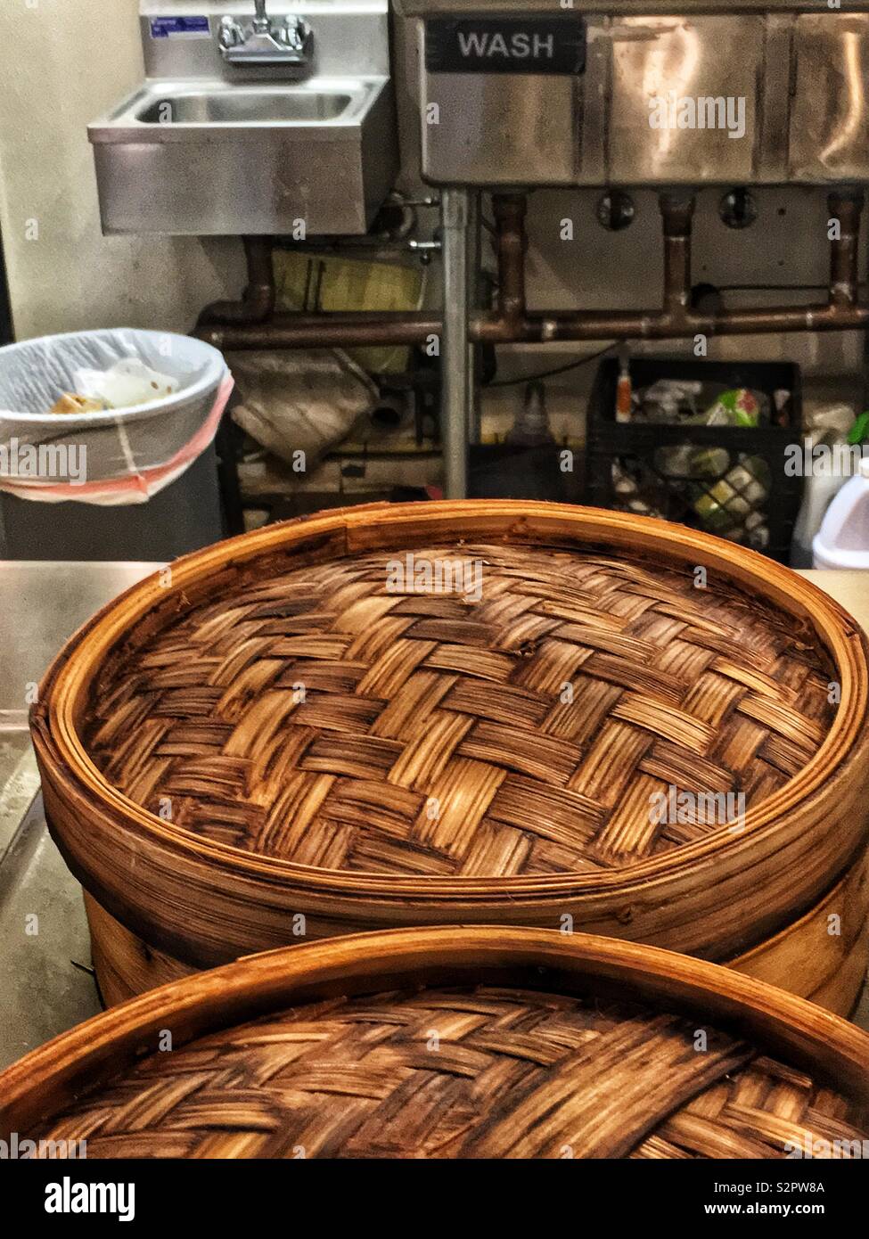 Dim sum containers hi-res stock photography and images - Alamy