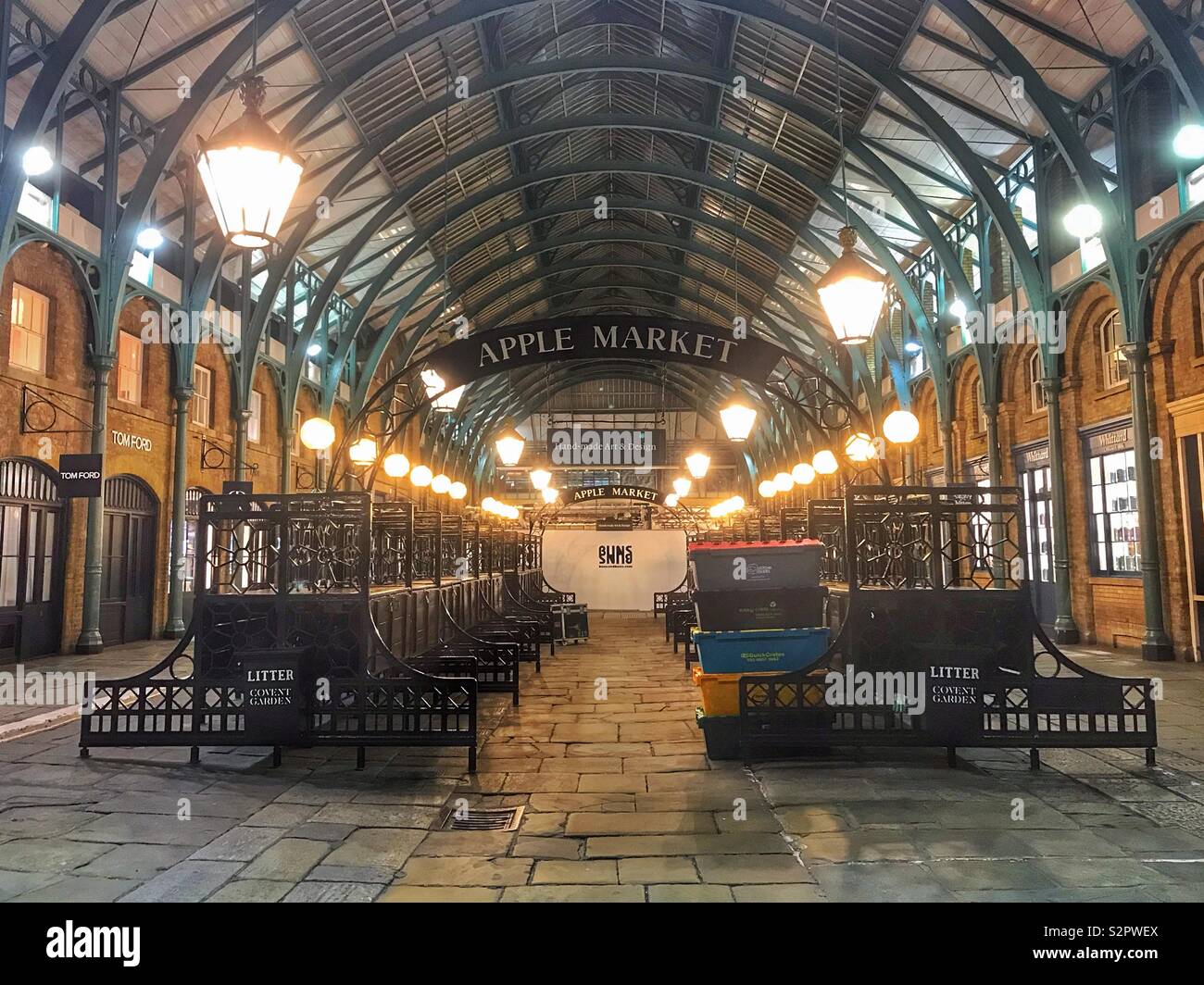 Canopy market london hi-res stock photography and images - Alamy