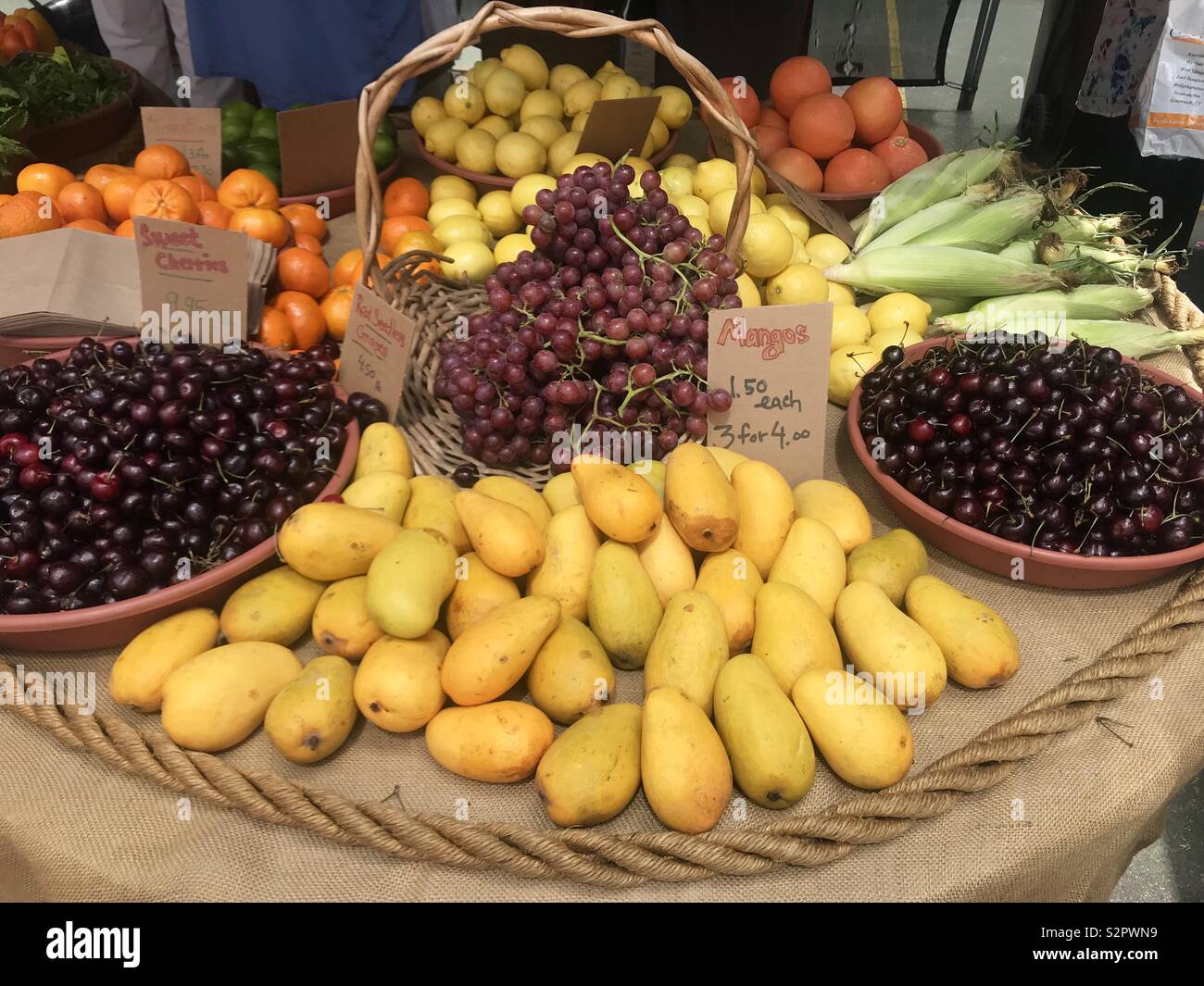 Farmers outdoors hi-res stock photography and images - Alamy