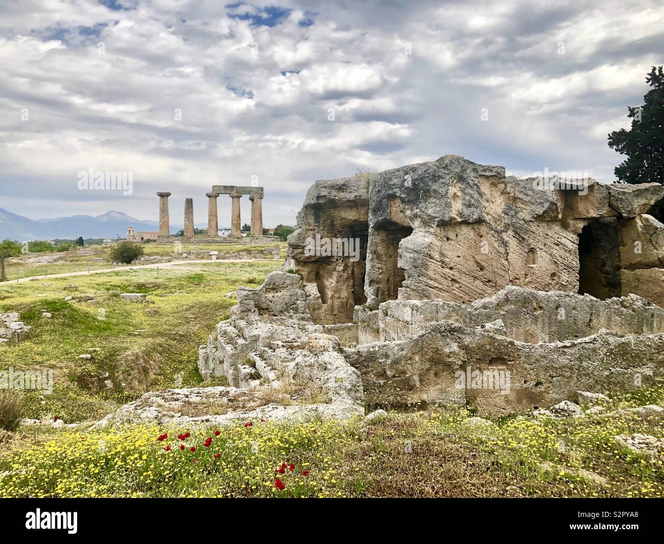 Corinthians columns hi-res stock photography and images - Alamy