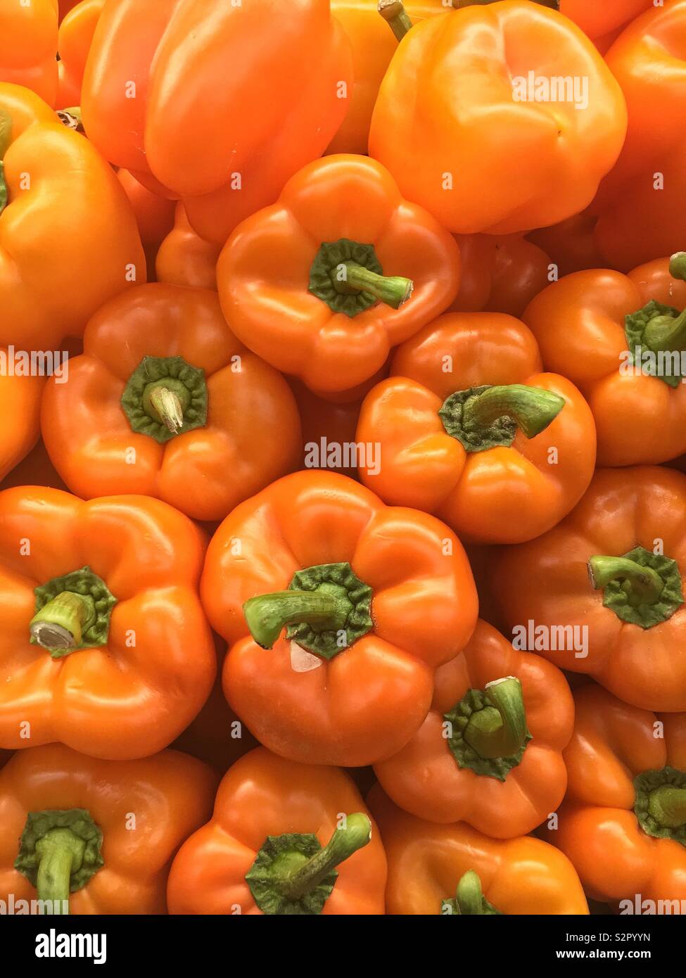 Bell peppers fresh produce hi-res stock photography and images - Alamy