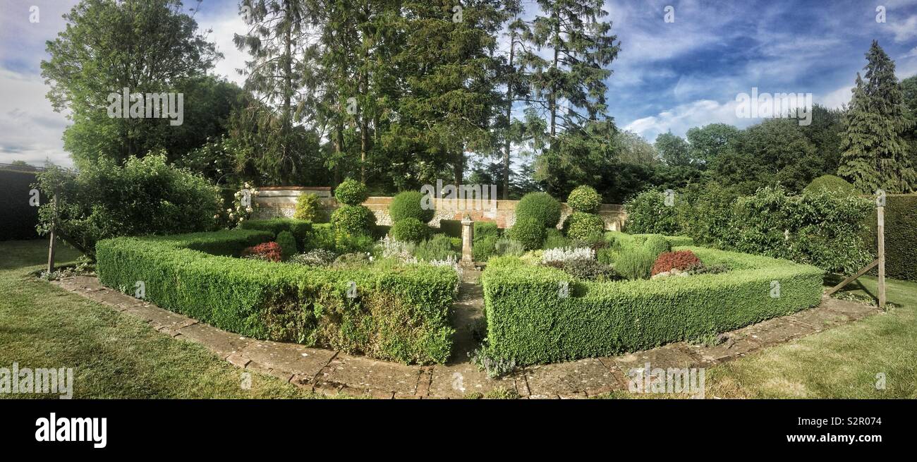 A traditional English herb garden Stock Photo - Alamy
