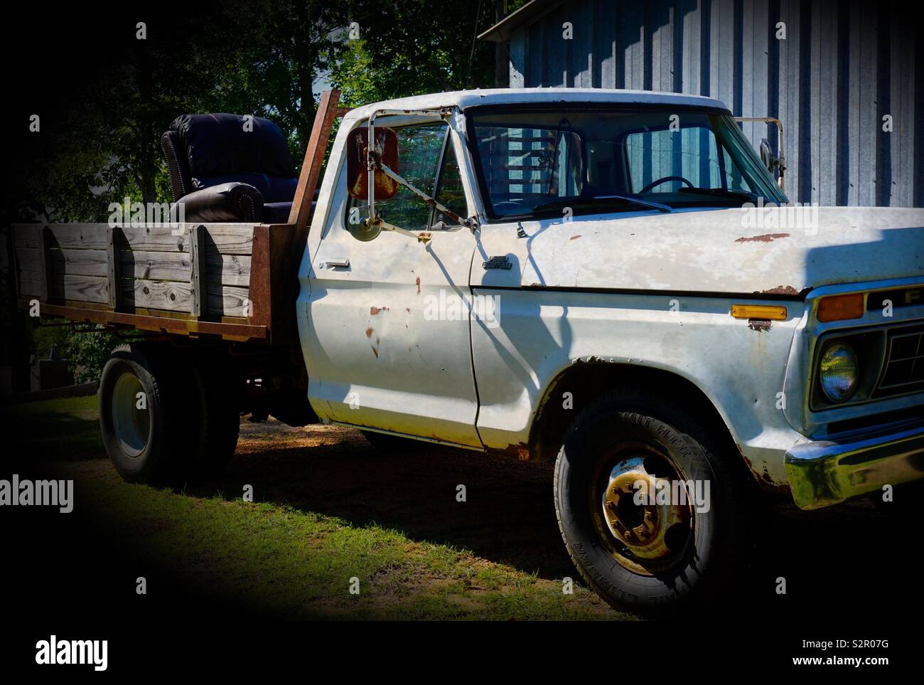 Antique hillbilly truck hi-res stock photography and images - Alamy