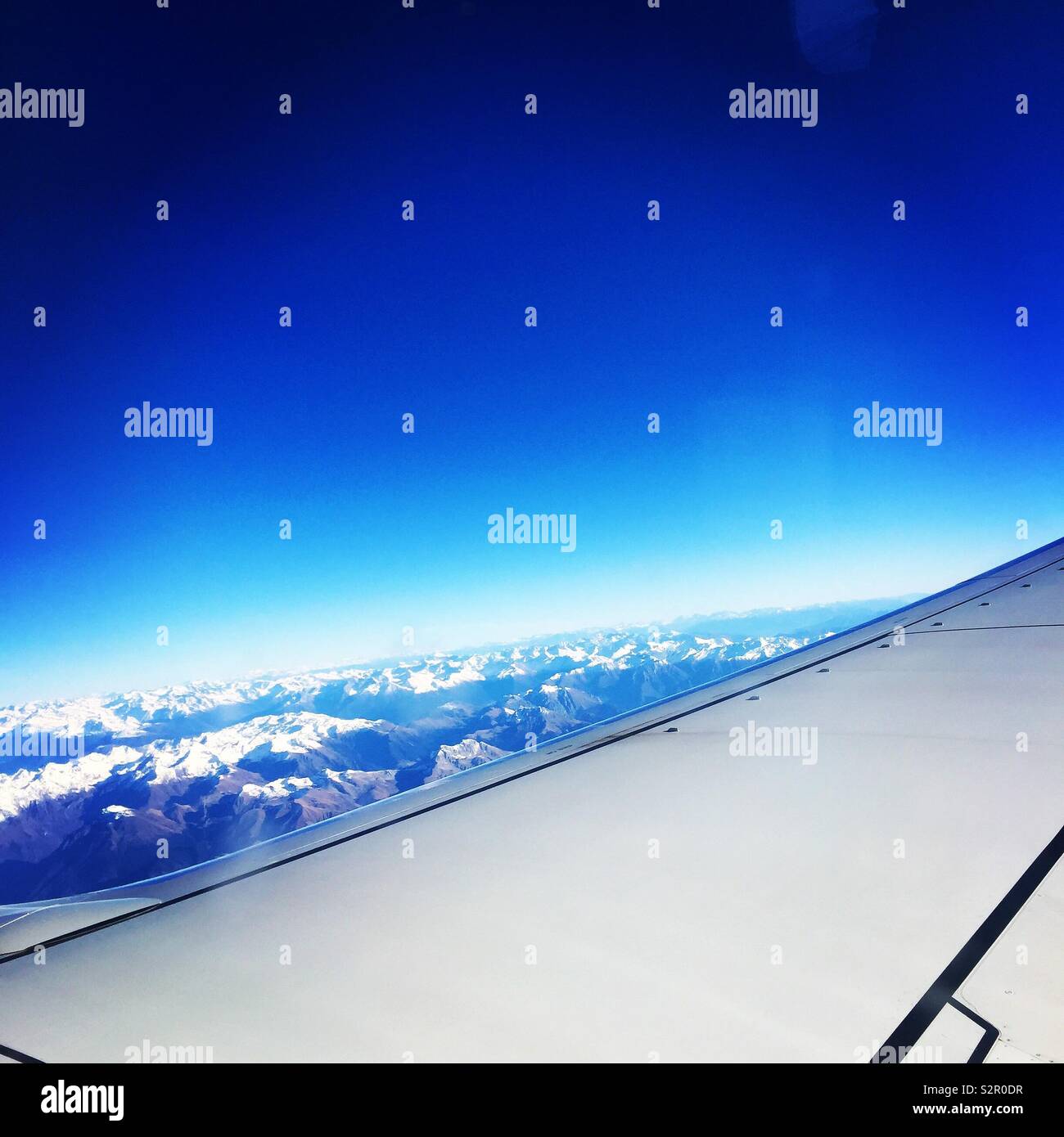 Flying traveling hi-res stock photography and images - Alamy