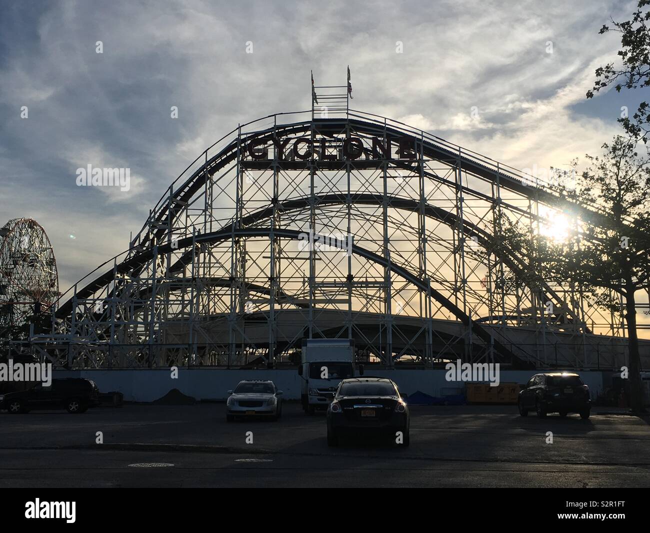 The famed cyclone roller coaster hi-res stock photography and images ...