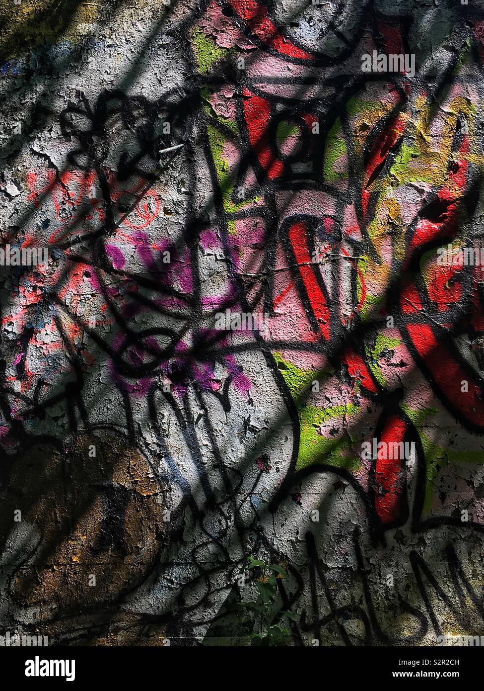 Layers of graffiti hi-res stock photography and images - Alamy