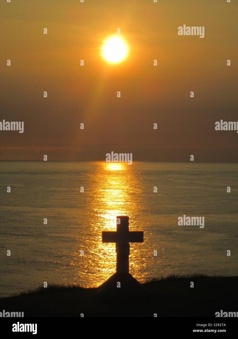 Jesus cross sunset hi-res stock photography and images - Alamy