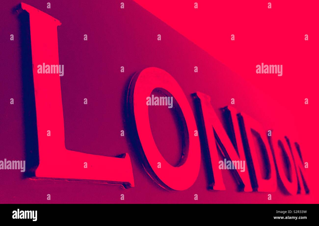 London sign hi-res stock photography and images - Alamy