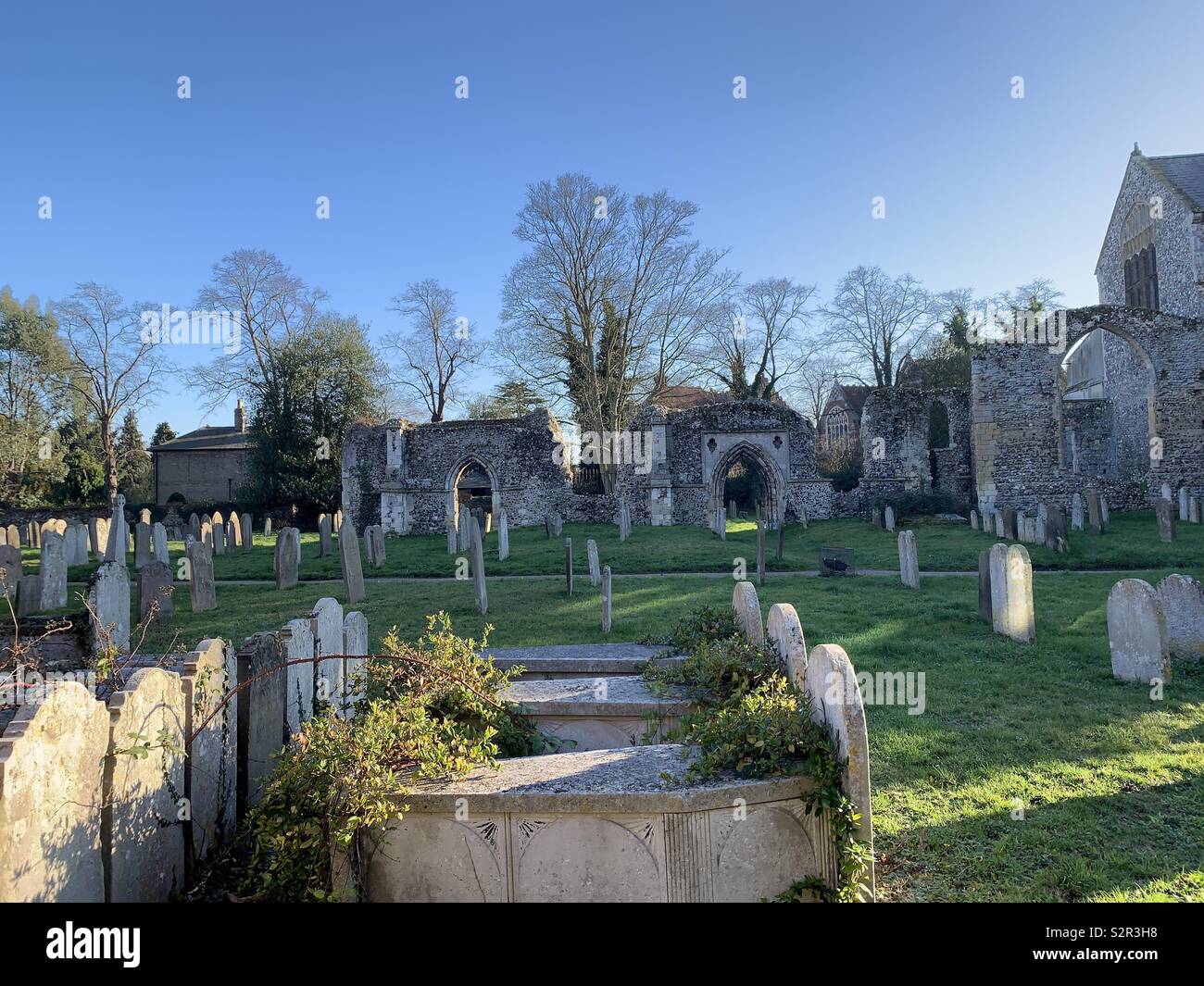 Cemetery and Priory of the Holy Cross ruins in Bungay Stock Photo - Alamy