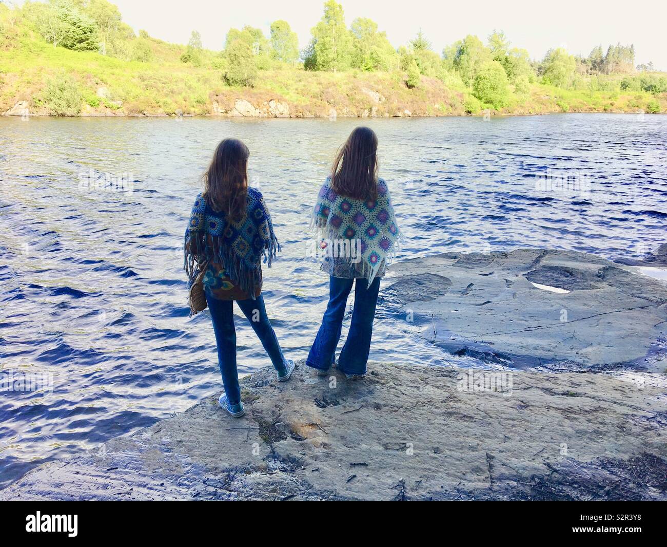 Girls on the lake hi-res stock photography and images - Alamy