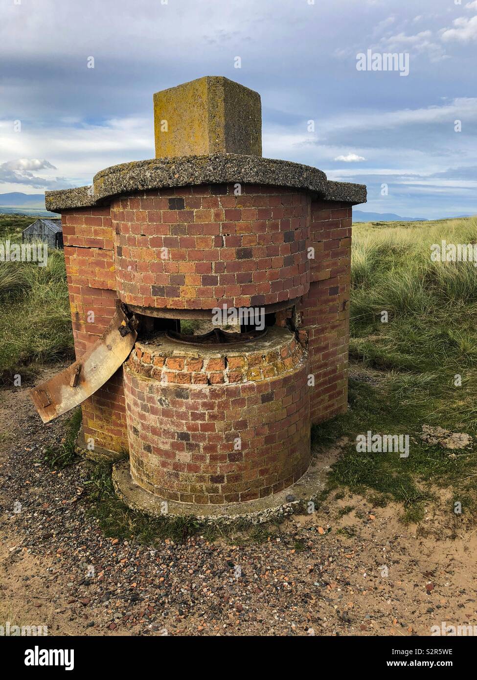 World war 2 gun emplacement hi-res stock photography and images - Alamy