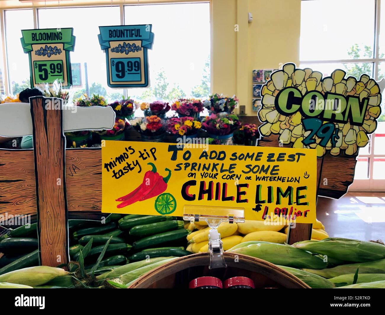 Grocery store display Stock Photo - Alamy
