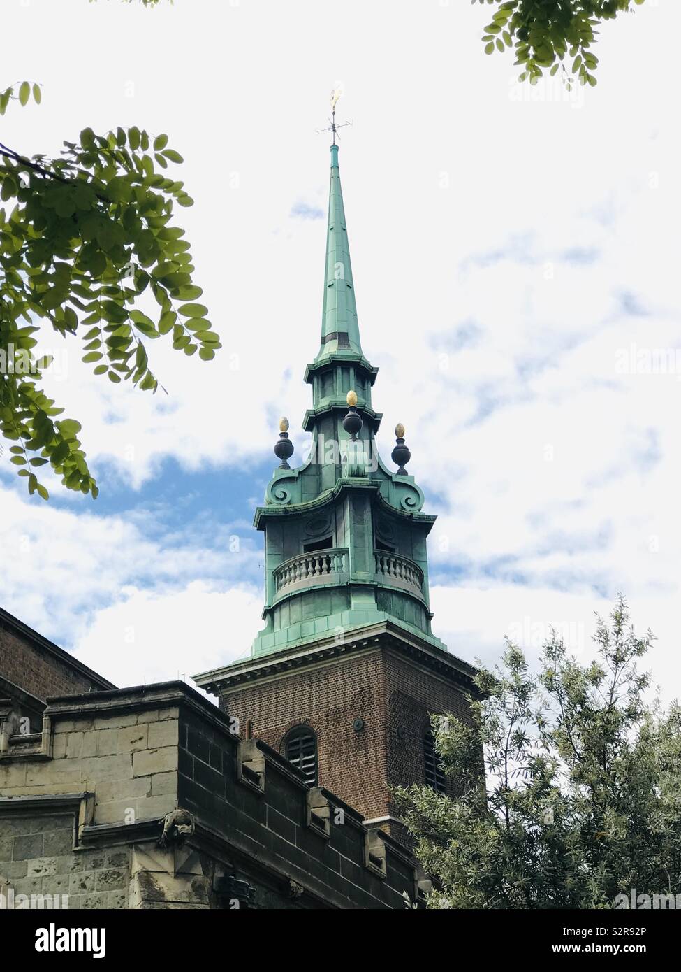 Perpendicular gothic architectural style hi-res stock photography and ...