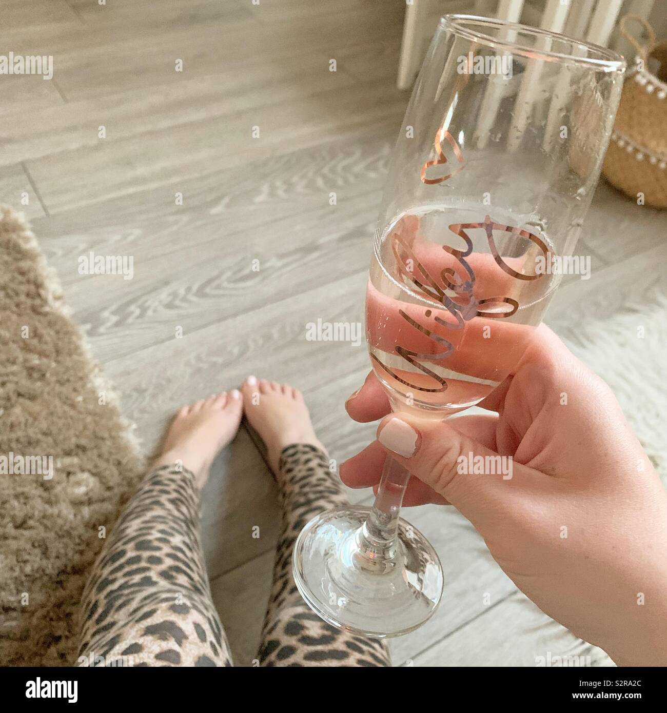 Cheers with prosecco hi-res stock photography and images - Alamy