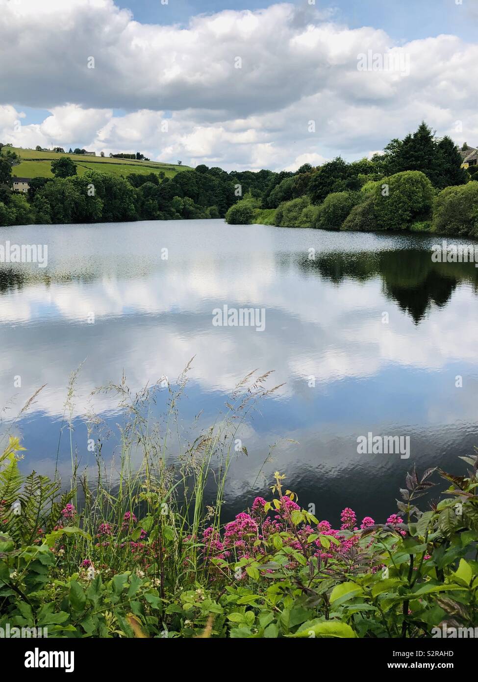 Reservoir walk hi-res stock photography and images - Alamy