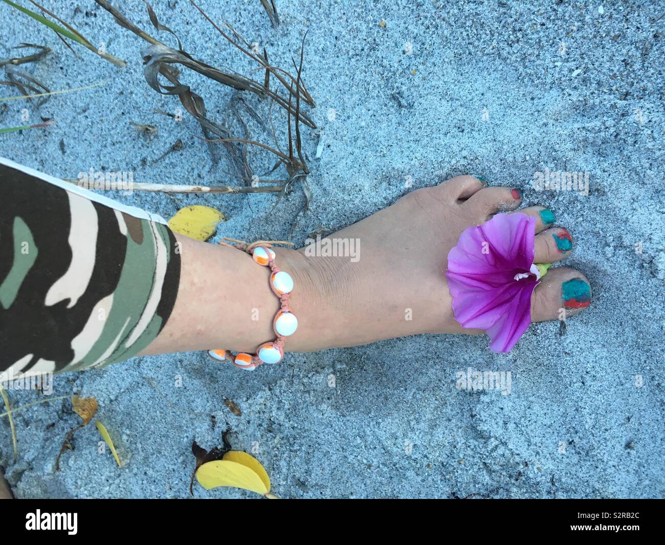 Feet and flowers hi-res stock photography and images - Alamy