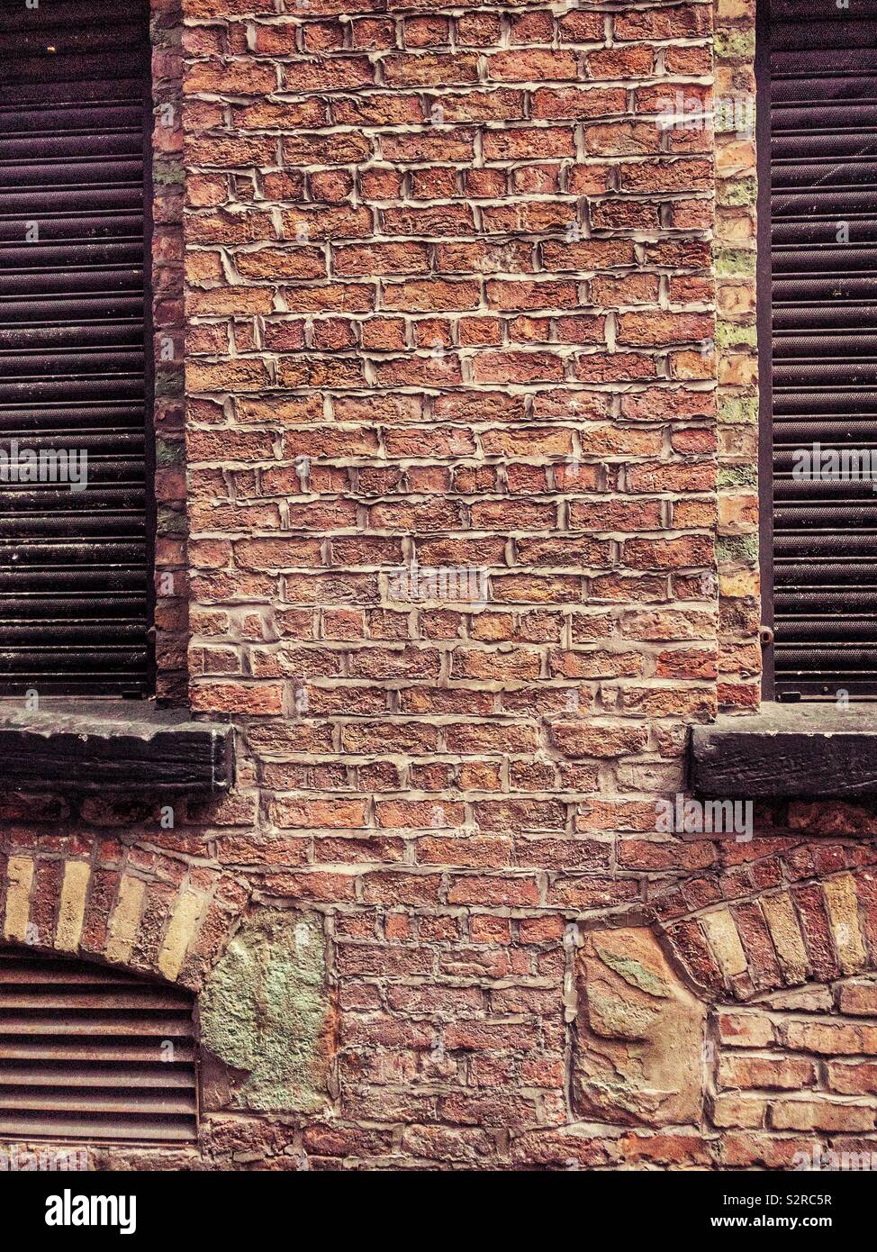 Brick bricks building buildings hi-res stock photography and images - Alamy