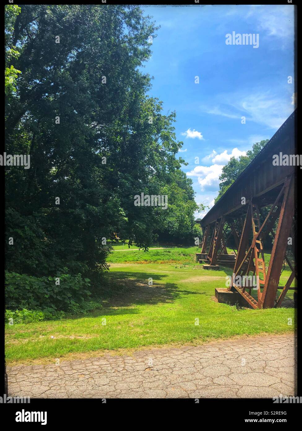 Track and train bridge hi-res stock photography and images - Alamy