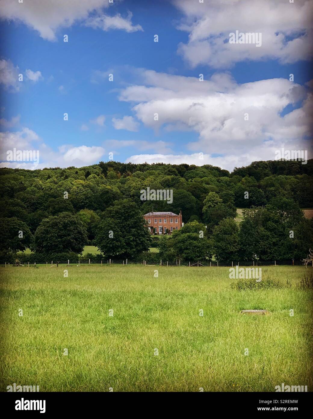 Little house in the country Stock Photo - Alamy