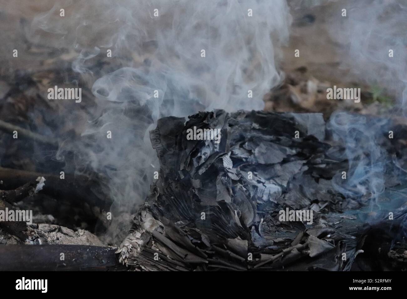 Smoke ash hi-res stock photography and images - Alamy