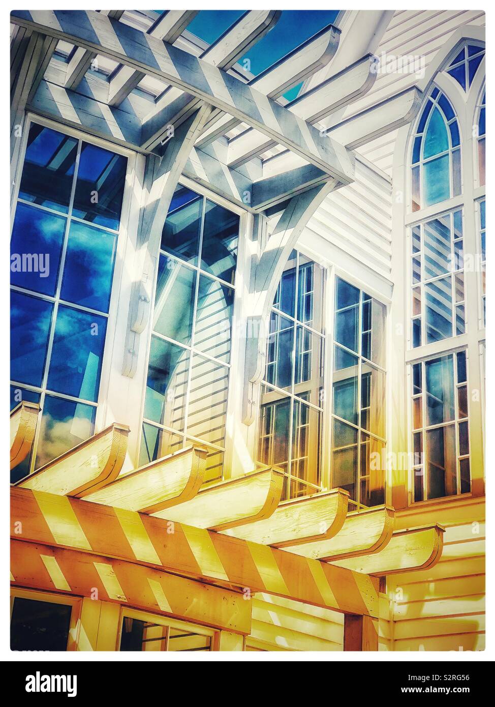 Church windows hi-res stock photography and images - Alamy