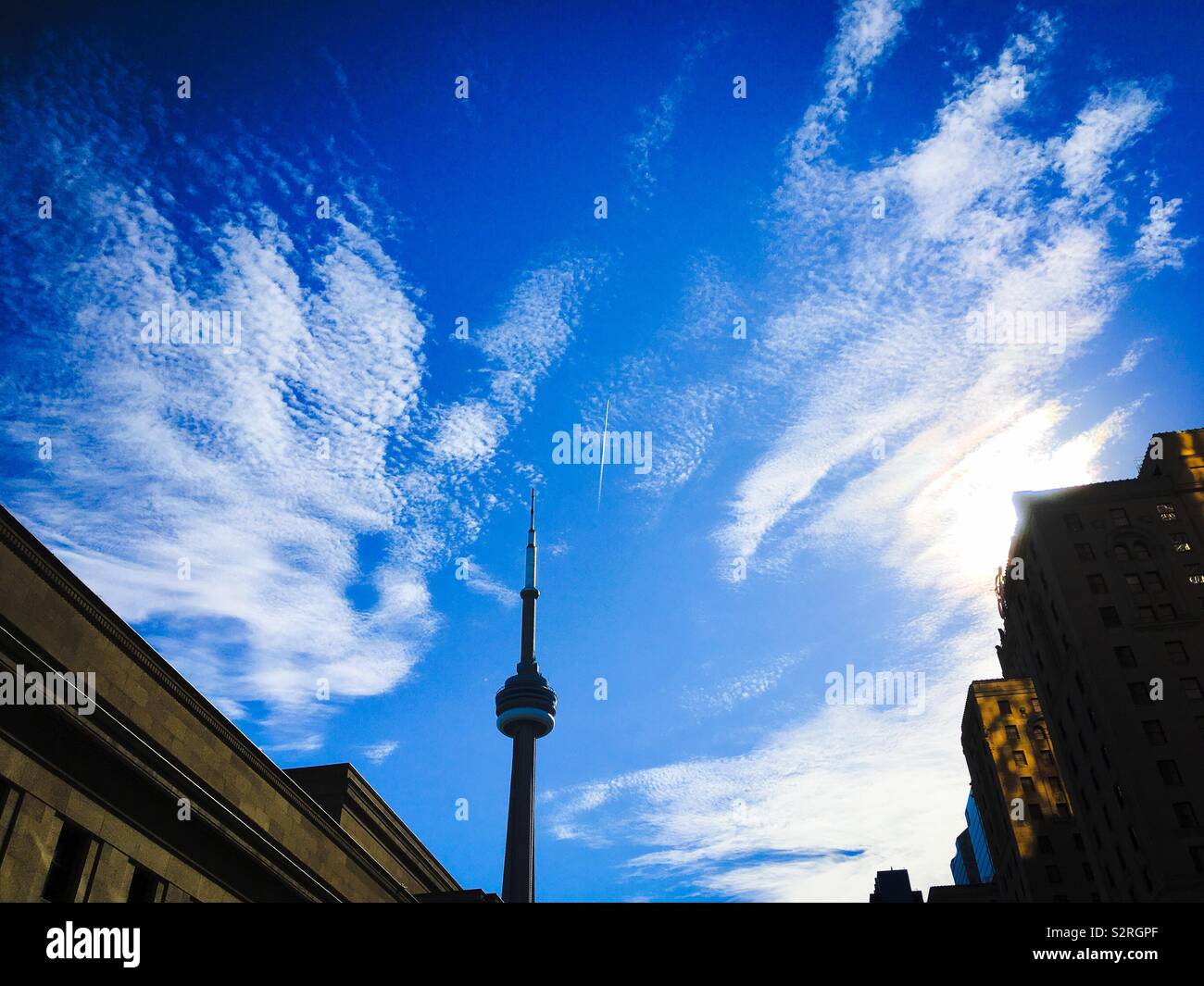 Cn tower toronto hi-res stock photography and images - Alamy