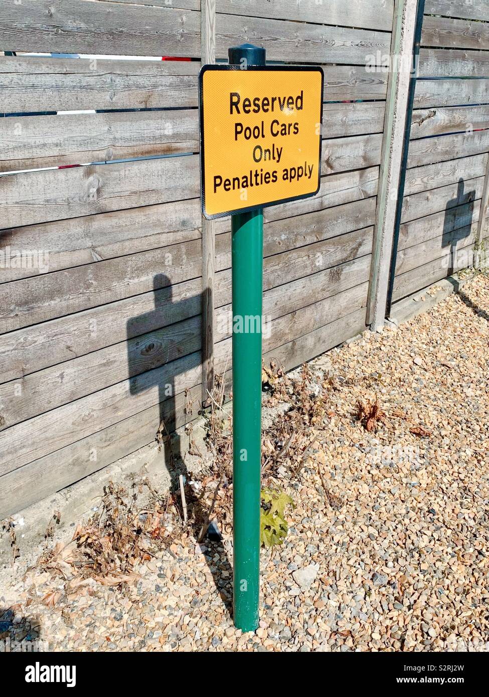 Pool car park sign hi-res stock photography and images - Alamy
