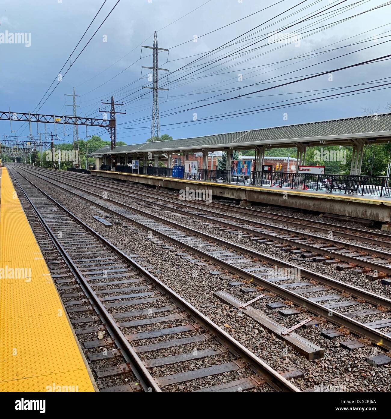 Train tracks, Darien, Connecticut, United States Stock Photo - Alamy
