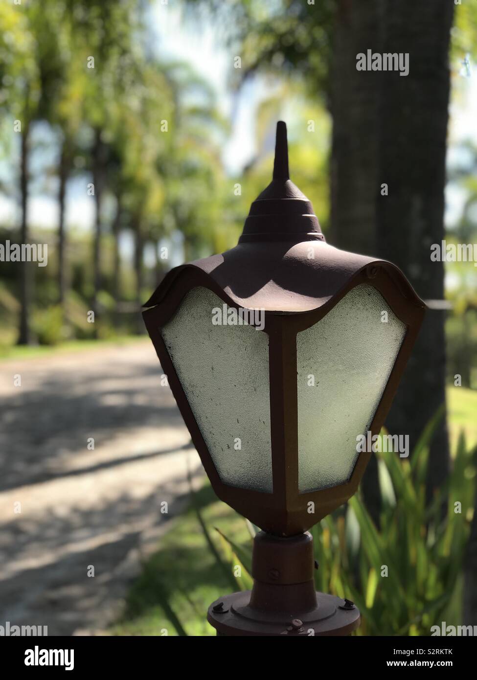 Park lamp hi-res stock photography and images - Alamy