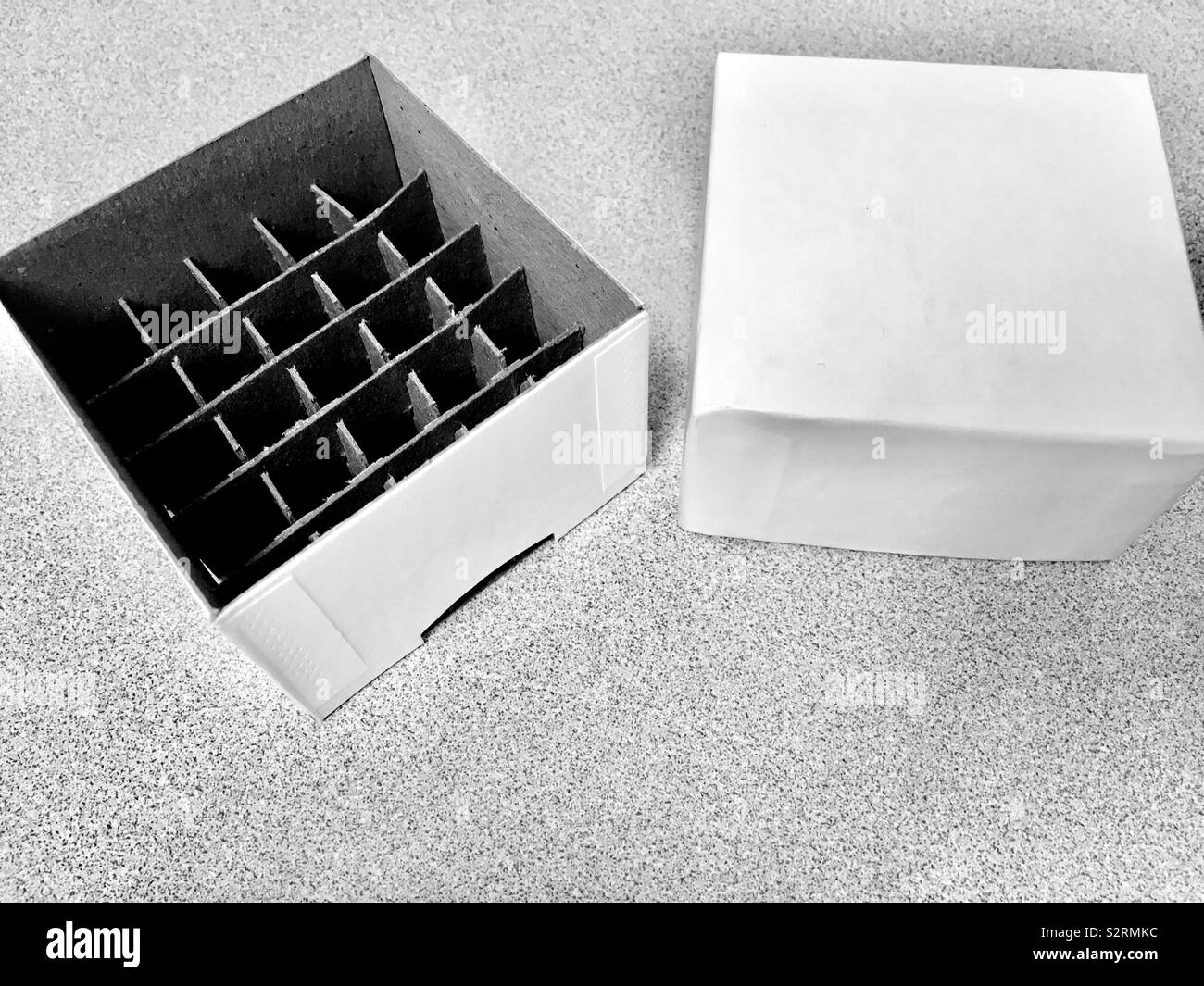 Empty box with separators hi-res stock photography and images - Alamy