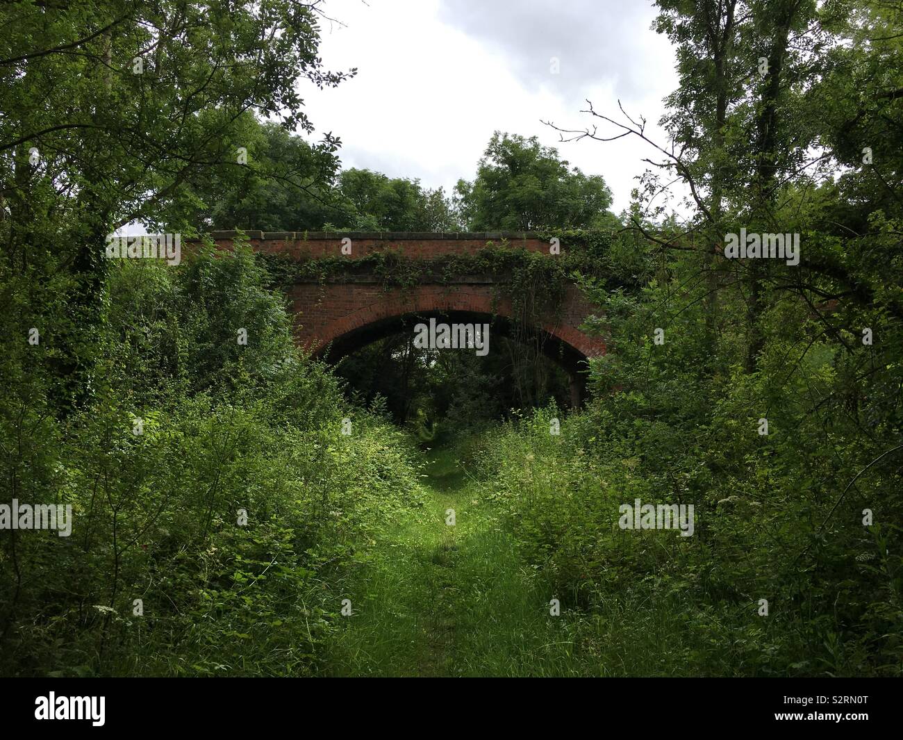 Disused railway bridge hi-res stock photography and images - Alamy