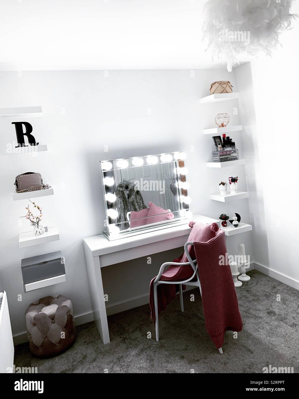 Dressing room hi-res stock photography and images - Alamy