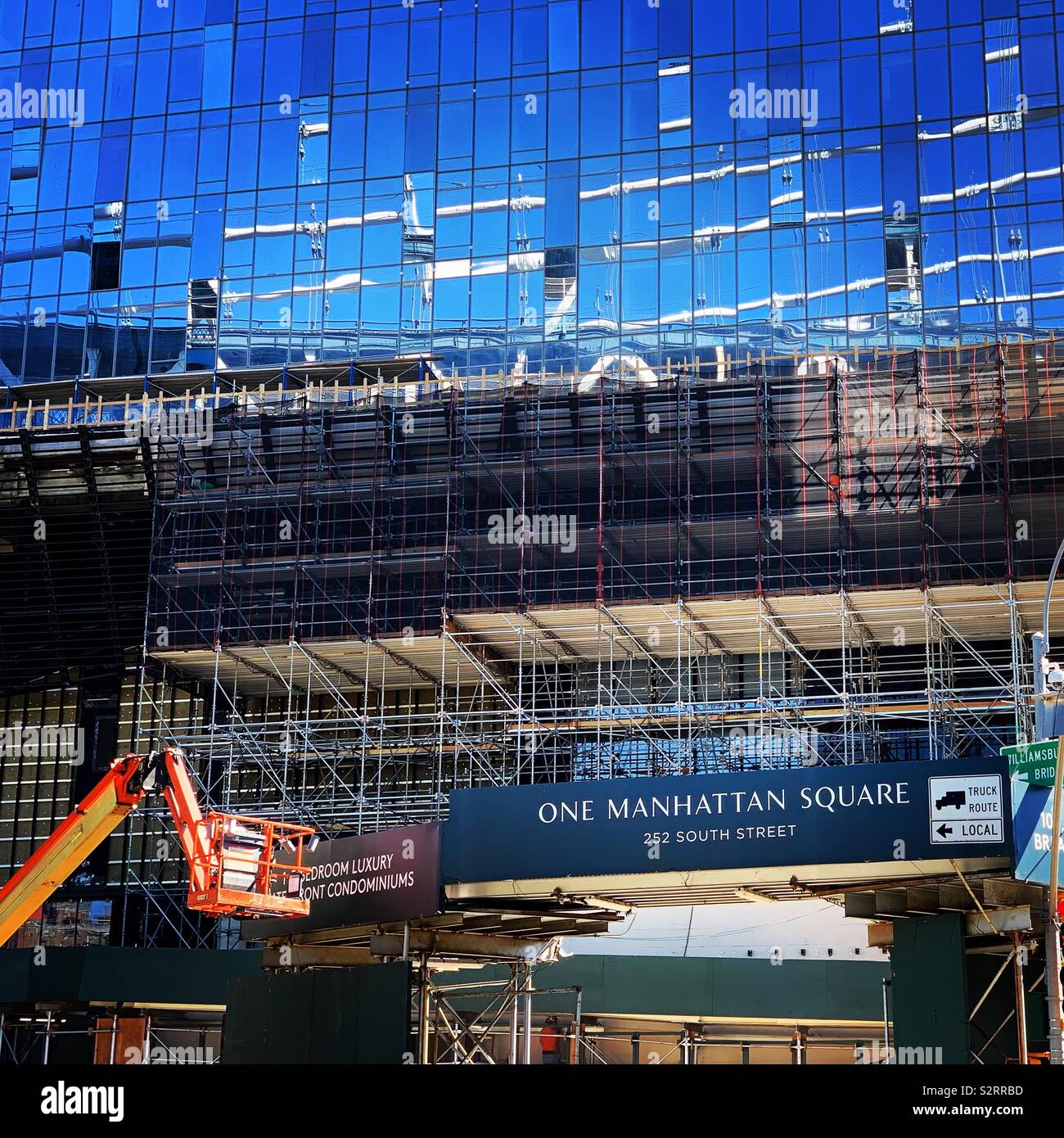 Construction, zone Manhattan Square, South Street Seaport, New York ...
