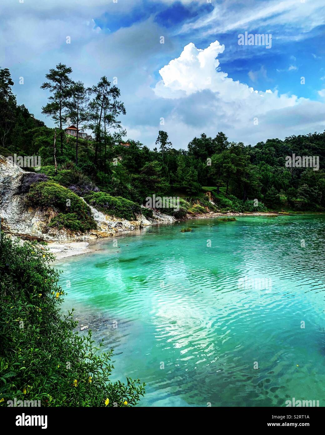 Volcaniclake hi-res stock photography and images - Alamy