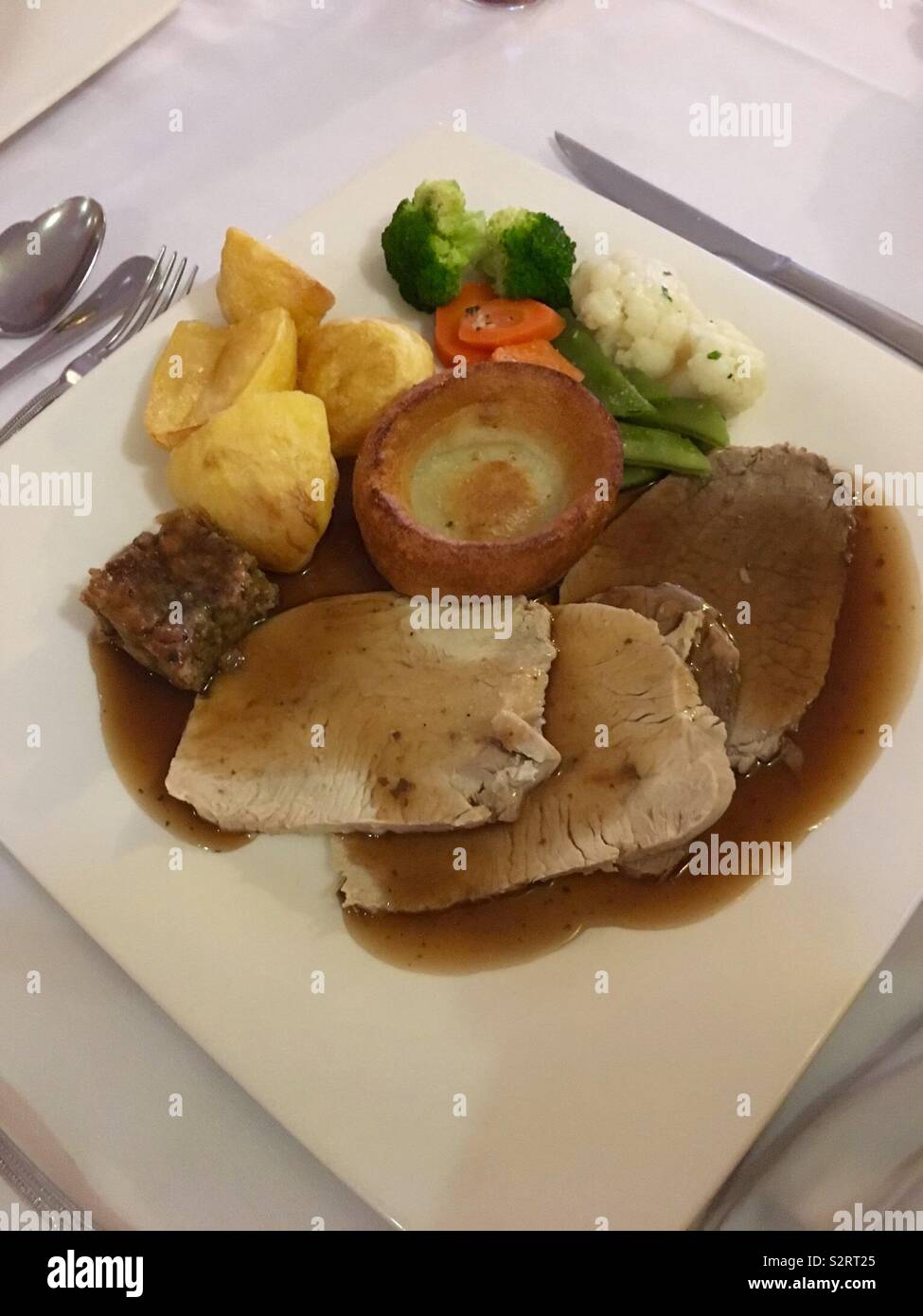 Traditional Sunday roast Stock Photo - Alamy