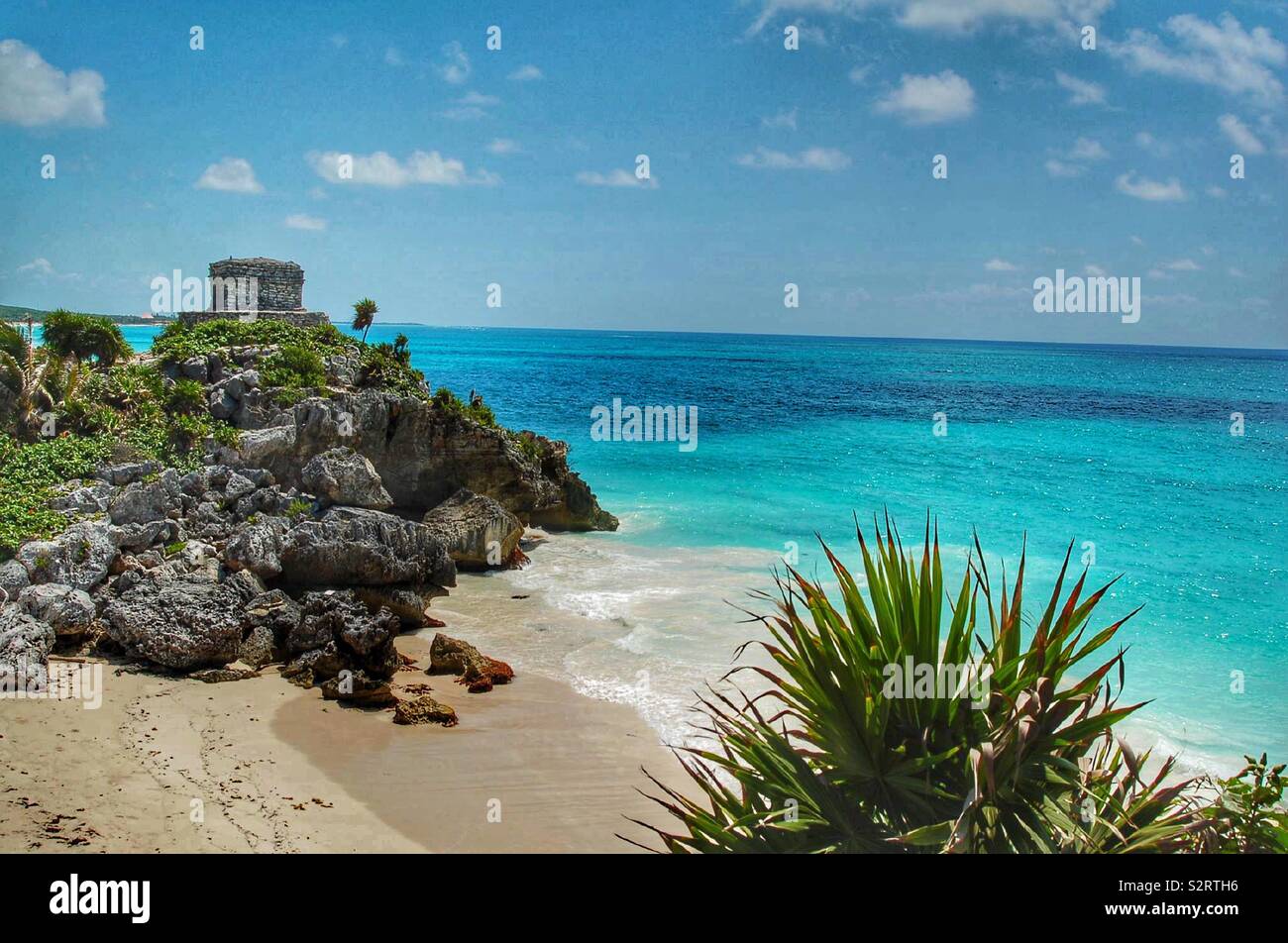 Tulum maya ruins smartphone stock photos and images - Alamy