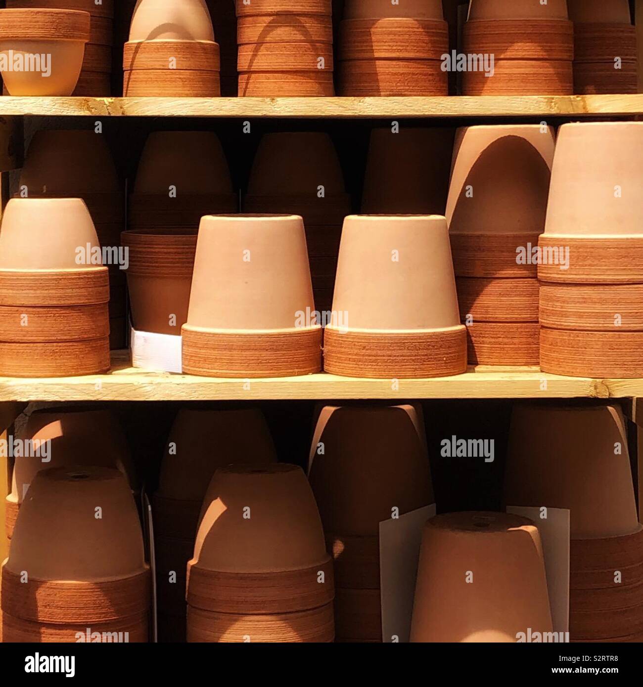 Adobe pots hi-res stock photography and images - Alamy