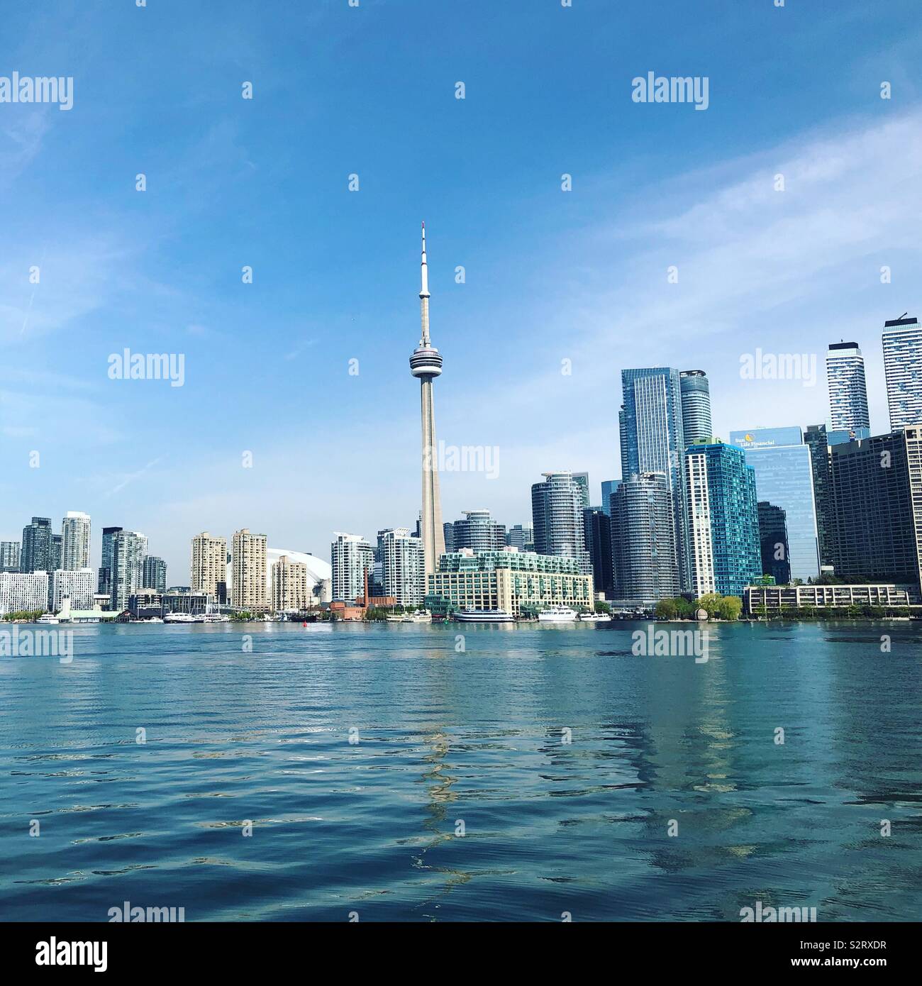 Toronto summer skyline hi-res stock photography and images - Alamy