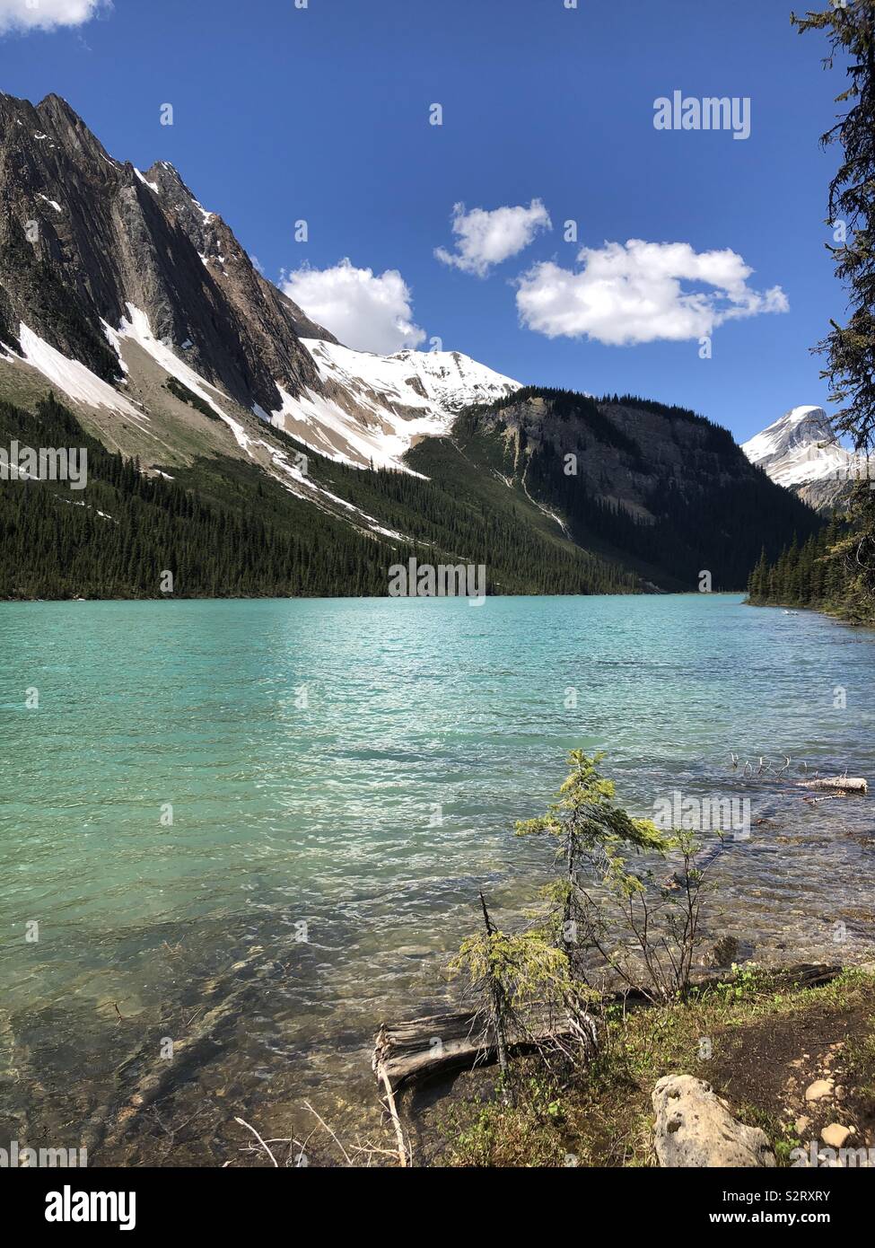 Turquoise blue lake hi-res stock photography and images - Alamy