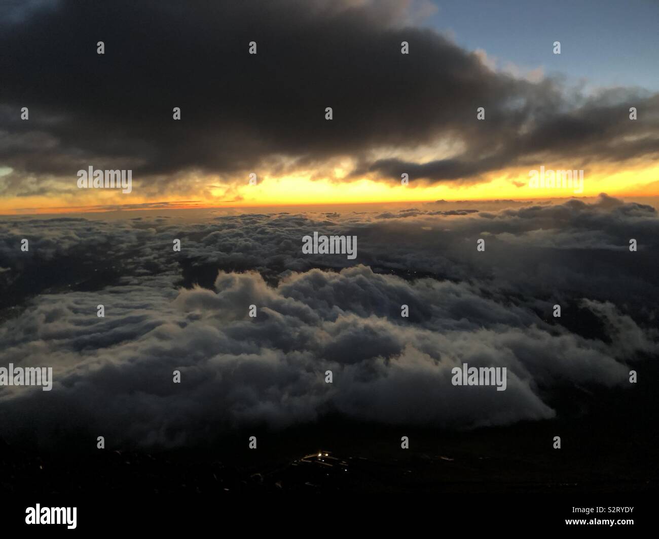 Japan sunrise dawn hi-res stock photography and images - Alamy