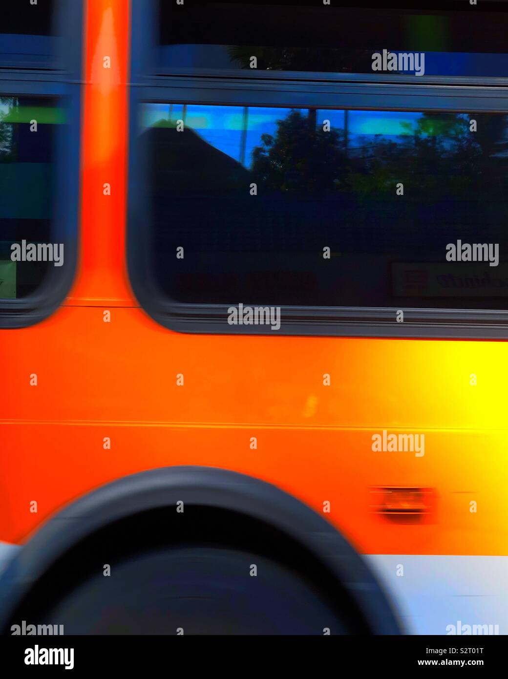 Bus blur hi-res stock photography and images - Alamy