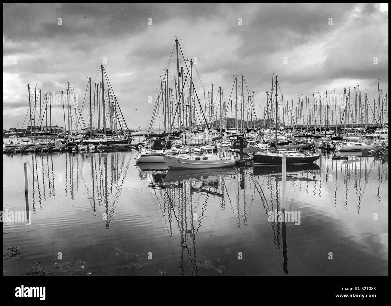 Harbor howth Black and White Stock Photos & Images - Alamy