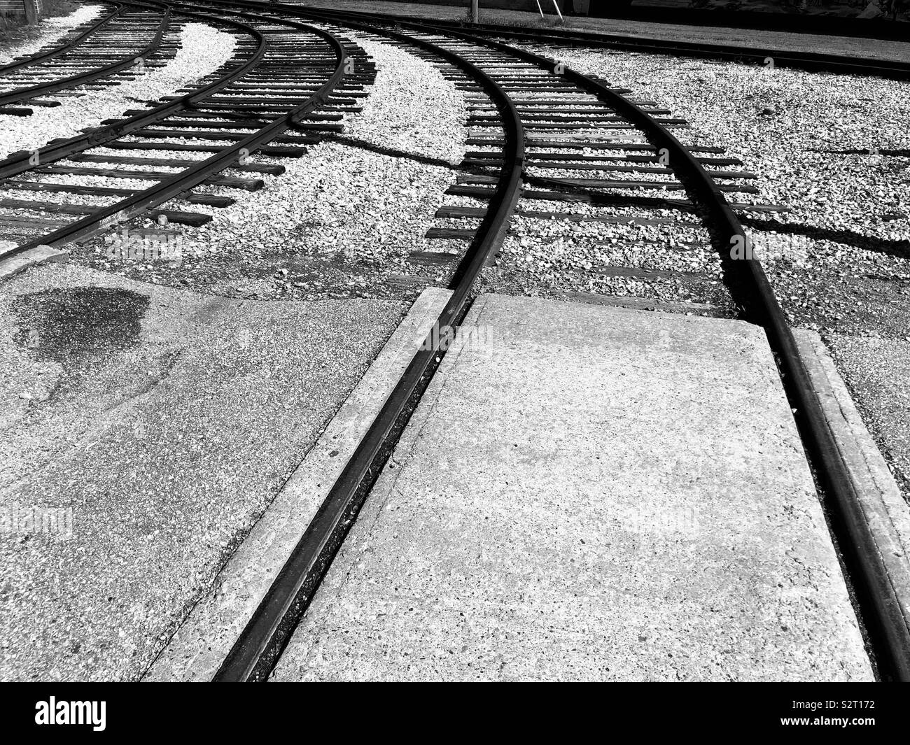 World dangerous railway track hi-res stock photography and images - Alamy